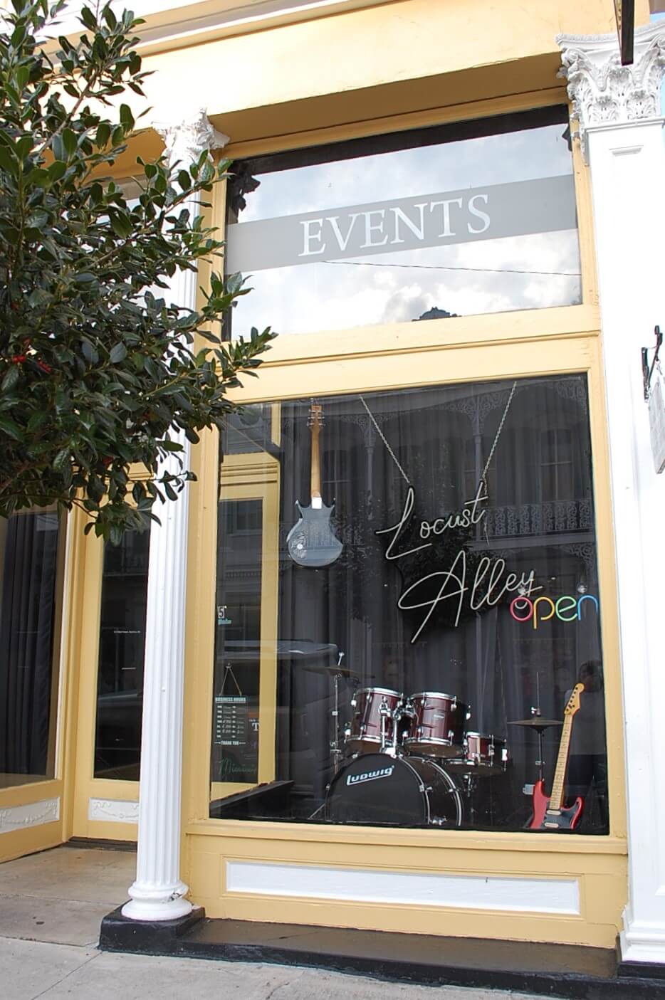 Locust Alley – Visit Natchez