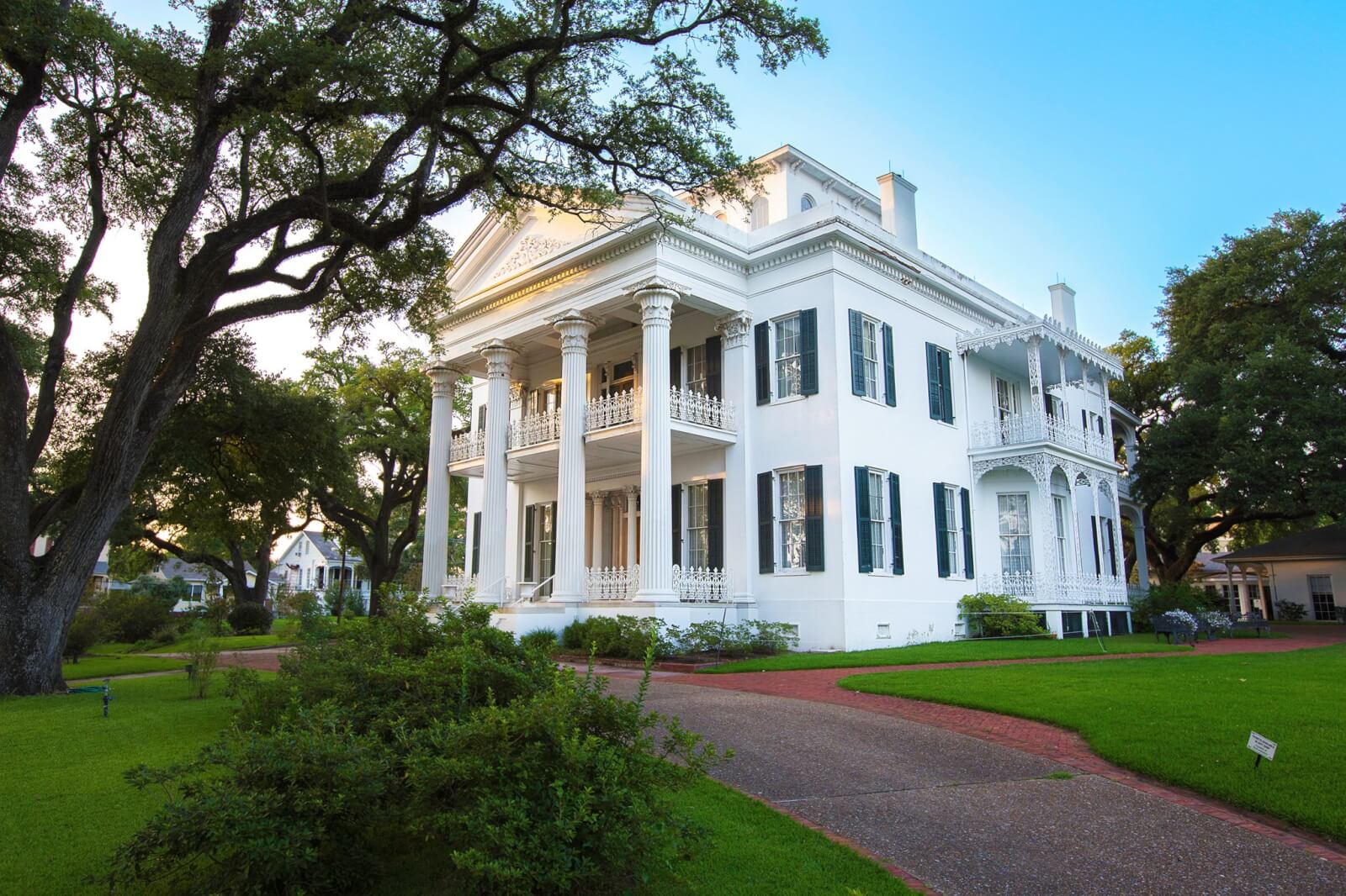 The Pilgrimage Garden Club's Spring Pilgrimage of Historic Homes 2026 ...